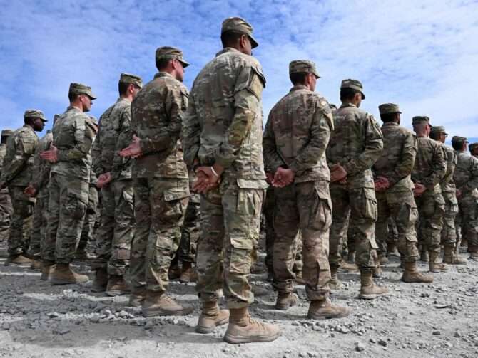 How to Read and Interpret Body Language Signs of Betrayal